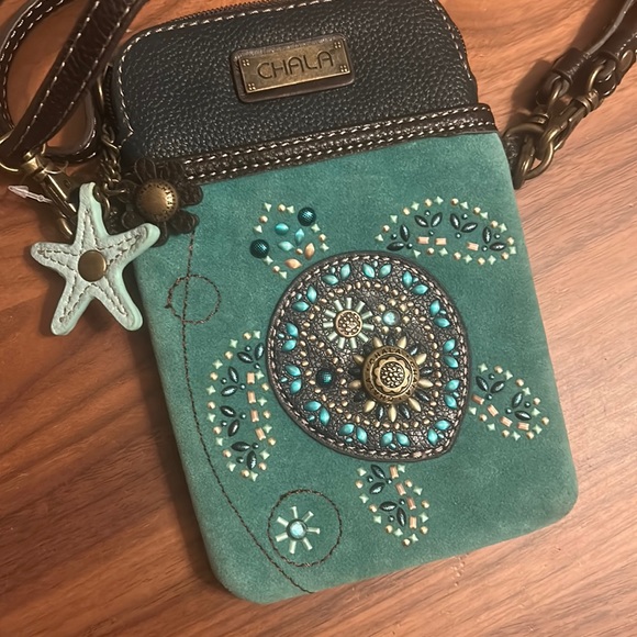 Chala | Bags | Chala Nwot Dazzled Sea Turtle Phone ...